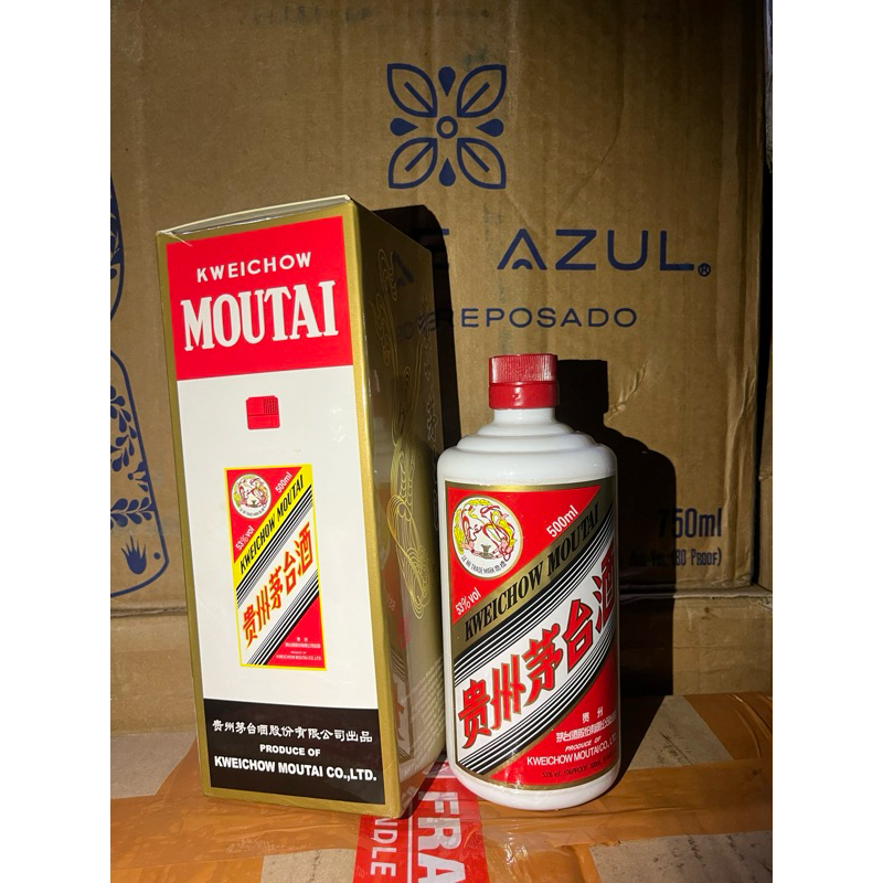 Empty bottles for special Chinese bottle displays for decorations and ...