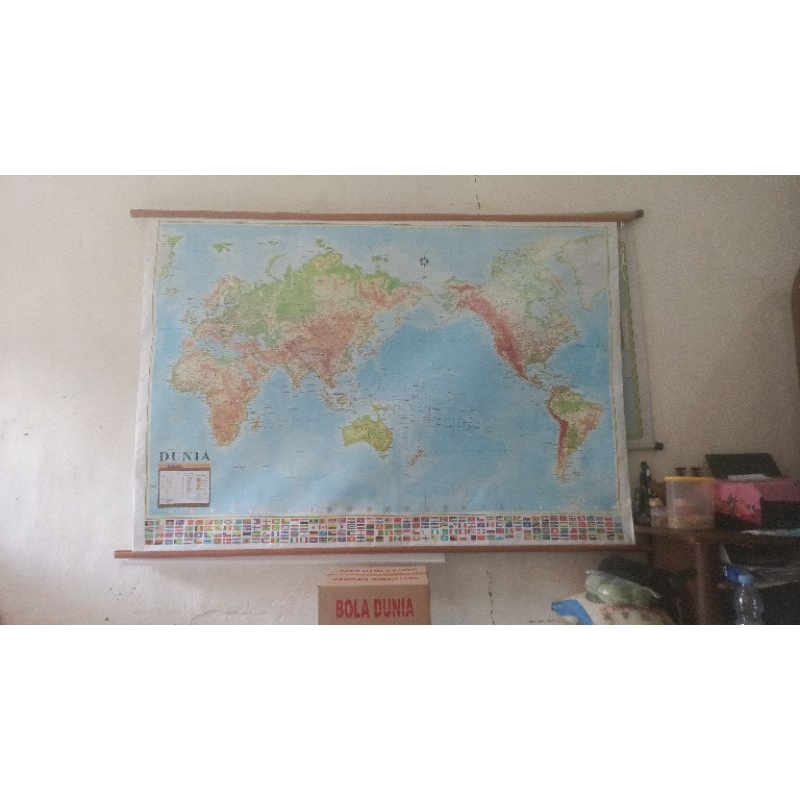 Medium world wall map | Shopee Malaysia
