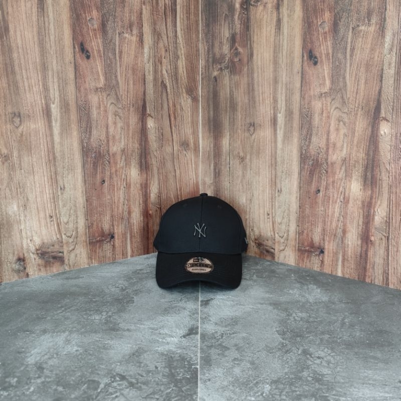 N¥ Baseball Cap MLB iron Logo | Shopee Malaysia