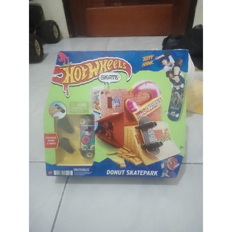 HOTWHEELS Hot Wheels tony hawk donut skatepark with exclusive board ...