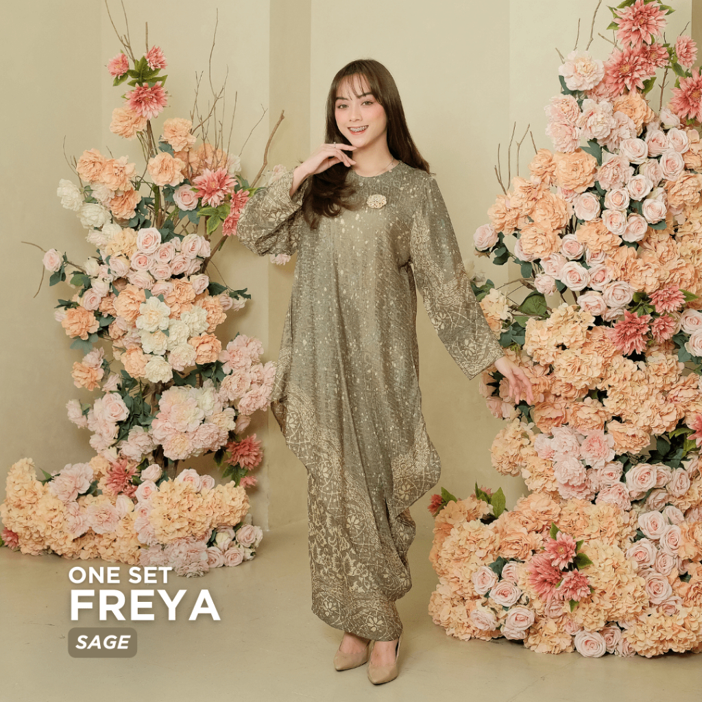 Kinnas - FREYA OneSet Kurung Melayu Viscose and Lilir Batik Skirt ...
