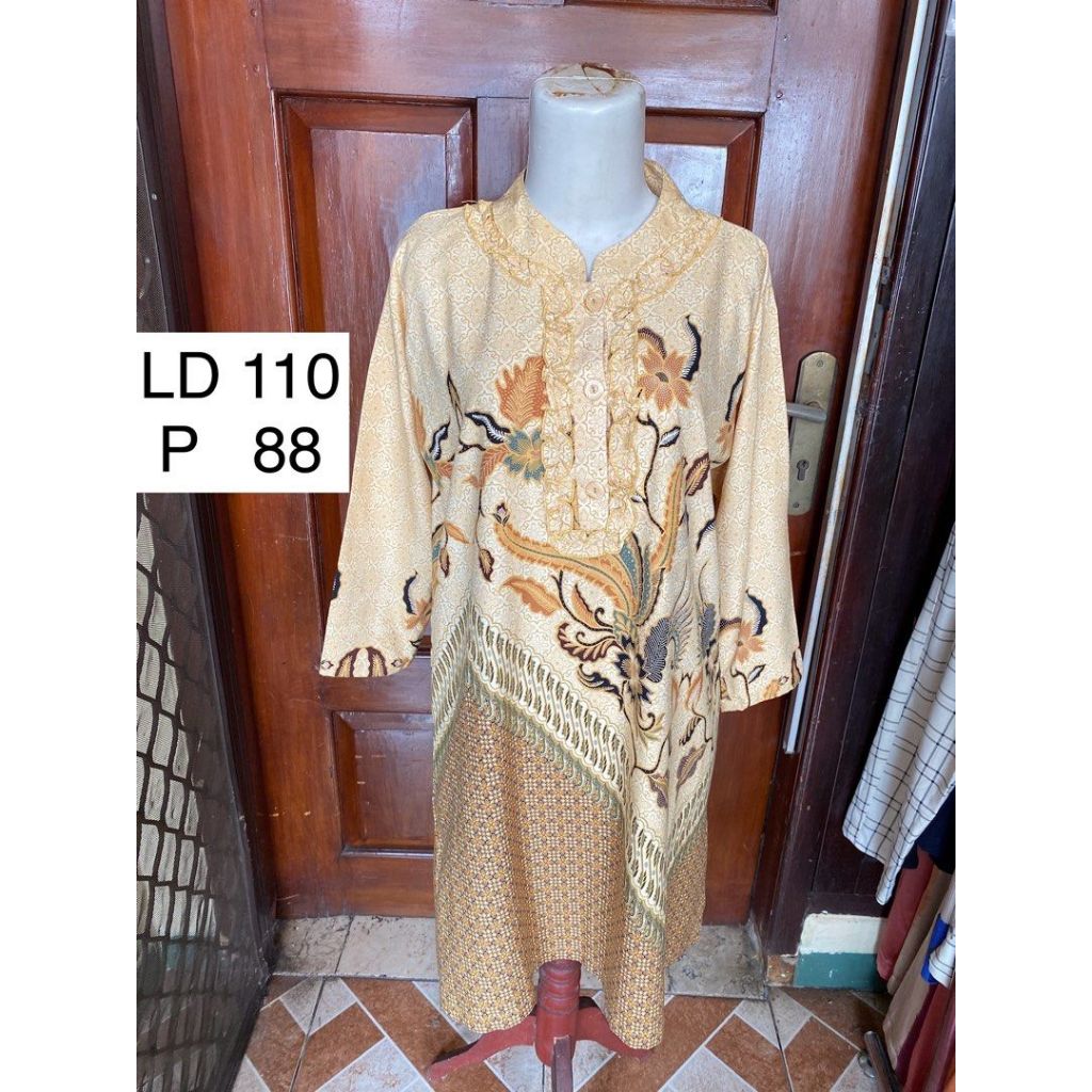 Shanghai Collar Jumbo High Neck Batik Tunic Top - preloved | Shopee ...