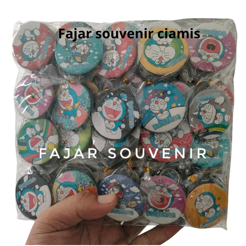 Contents: 100 Doraemon Tin Pins, Doraemon Tin Brooches, Plastic ...