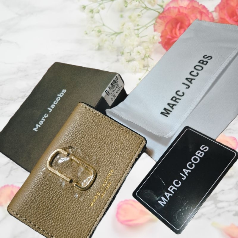 Marc jacobs mini wallet (NEW). genuine leather material with db and box ...
