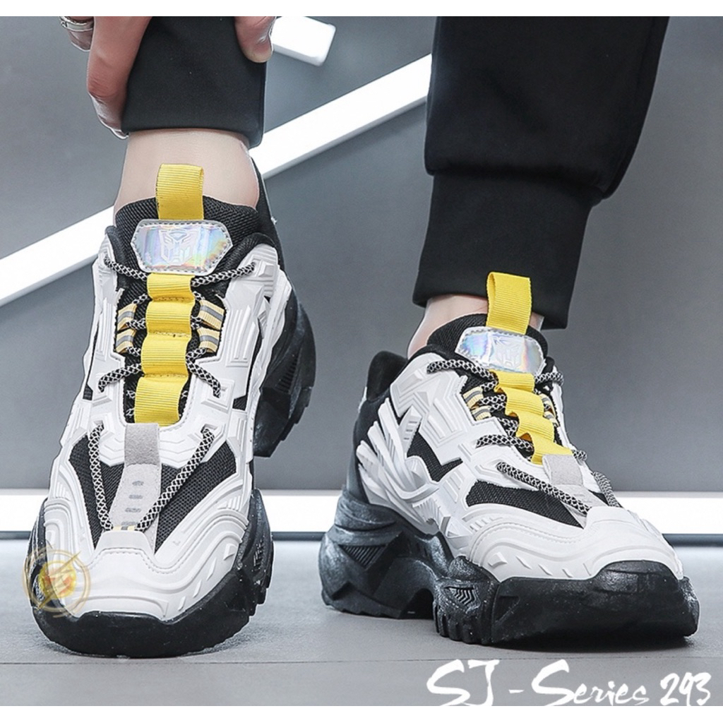 SALE BLACK AND WHITE TRANSFORMER LOGO SNEAKERS SIZE 41 | Shopee Malaysia