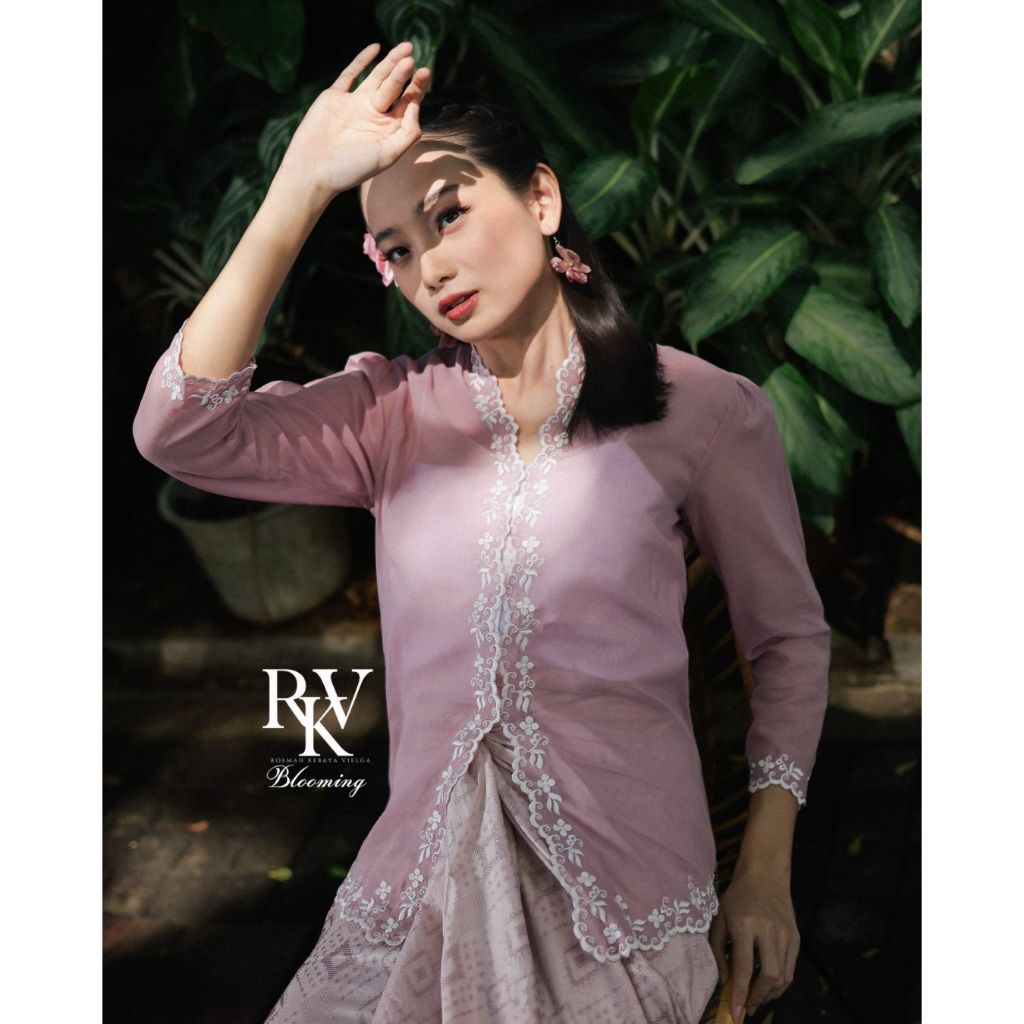 Modern Dusty Pink Short Kebaya with Beautiful Jasmine Flower Embroidery ...