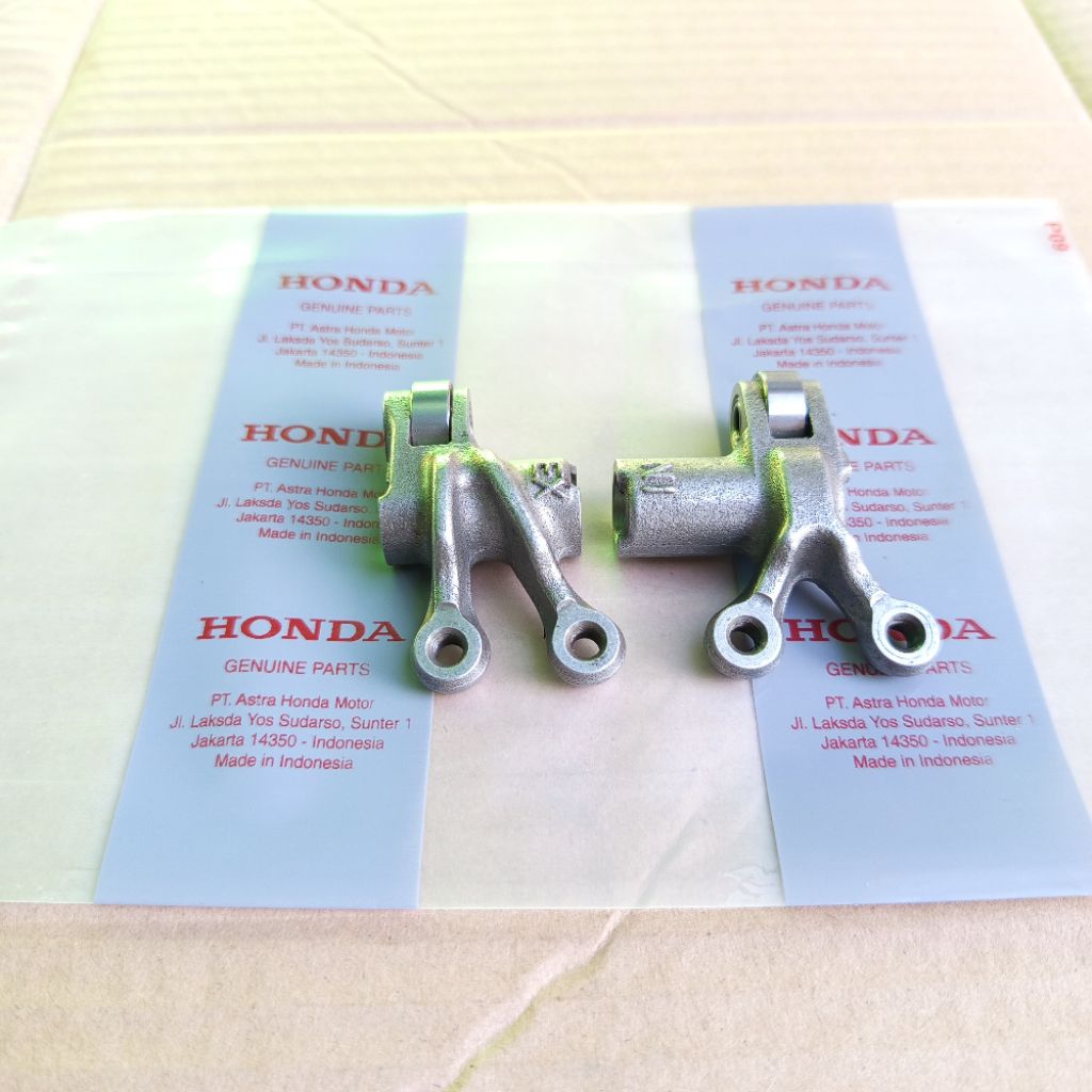Rocker Arm Set Platuk IN EX Honda Vario 160 PCX 160 ADV 160 Original ...