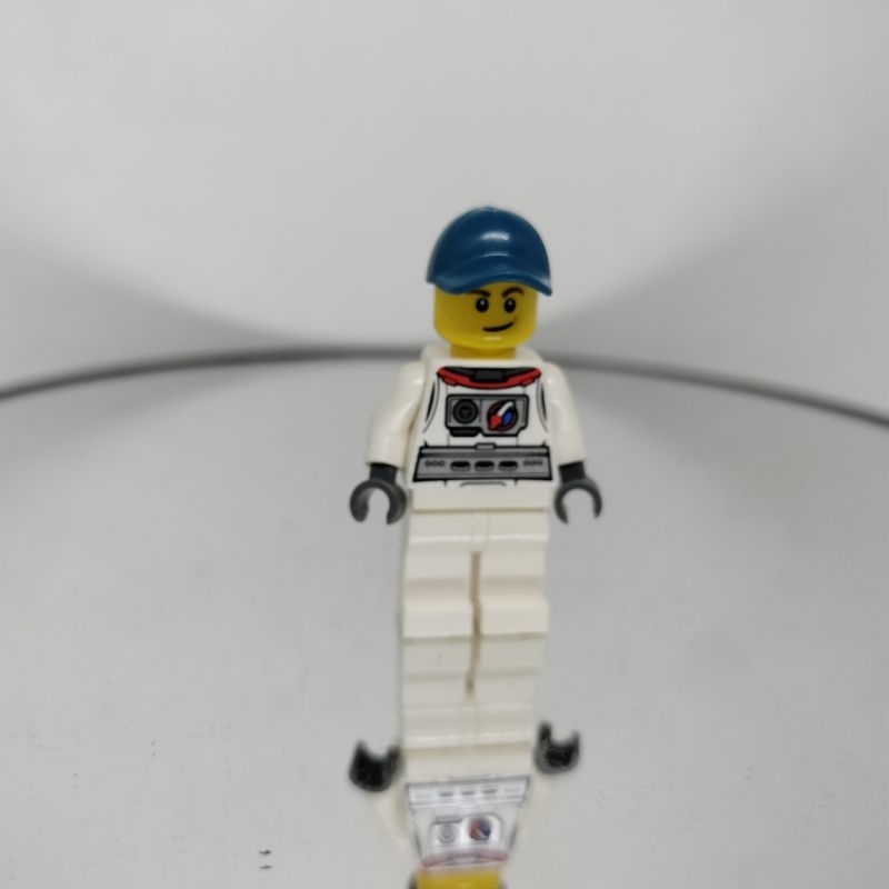 Lego Minifigure Ori Space Astronaut with Cape - cty0562 | Shopee Malaysia