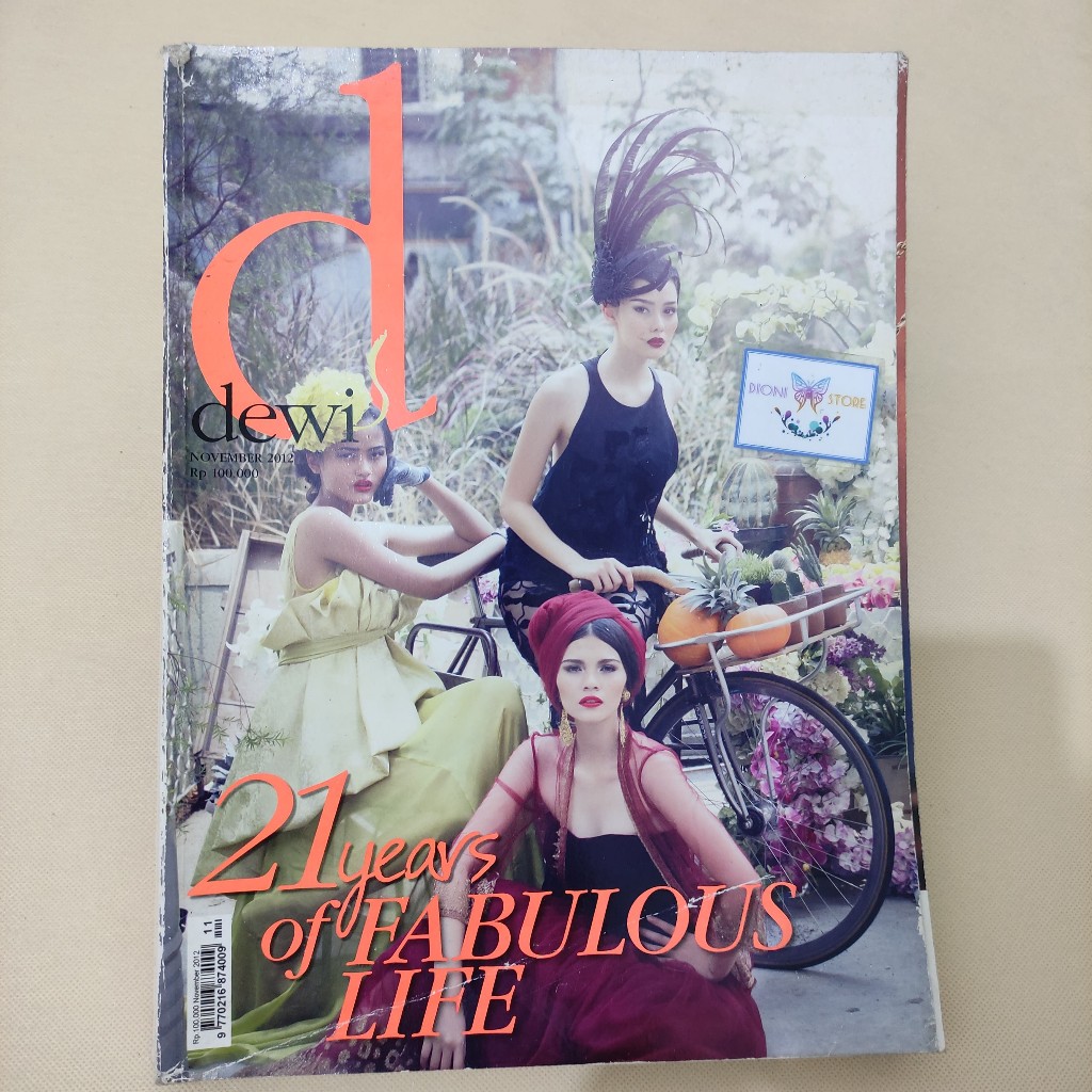 (ORIGINAL) Dewi Magazine - Westlake Tiara Cover, Claudia Mu'azin ...