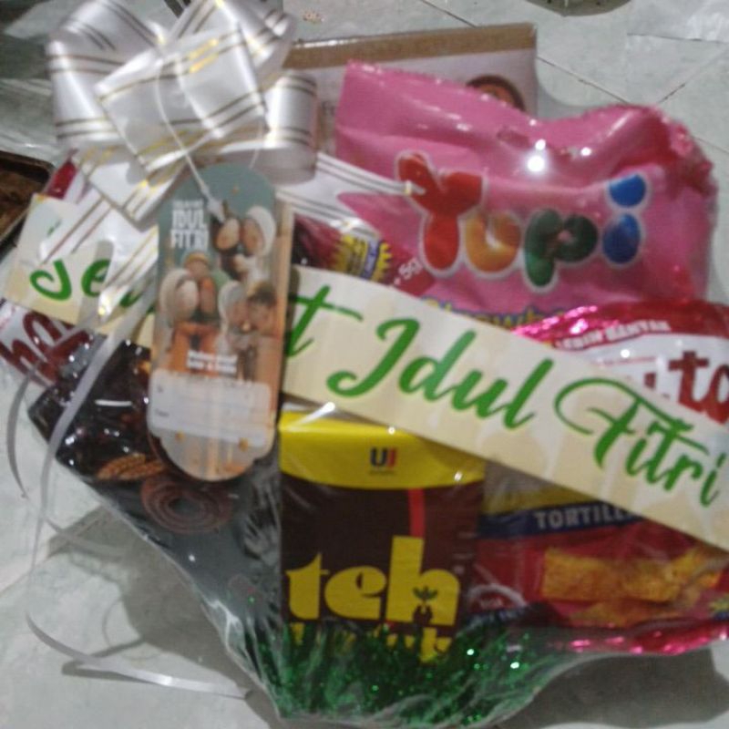 Eid parcels std(14) and mini (6) kinds of snacks | Shopee Malaysia