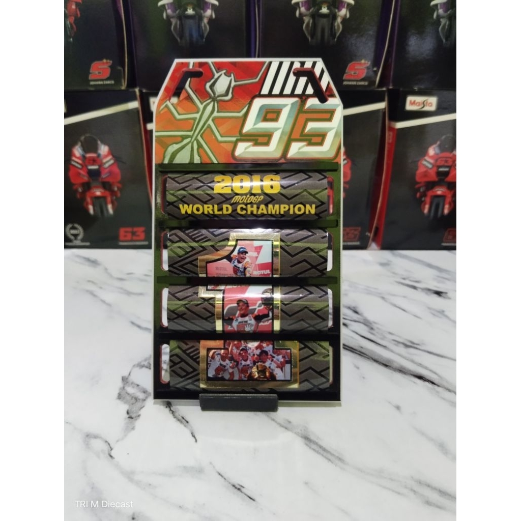 Miniature pit board marc marquez world champion motogp 2016 1:12 scale ...