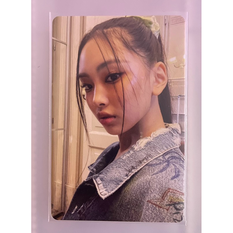 Hyein OFFICIAL PHOTOCARD NEW JEANS 1ST EP BLUEBOOK VERS. | Shopee Malaysia