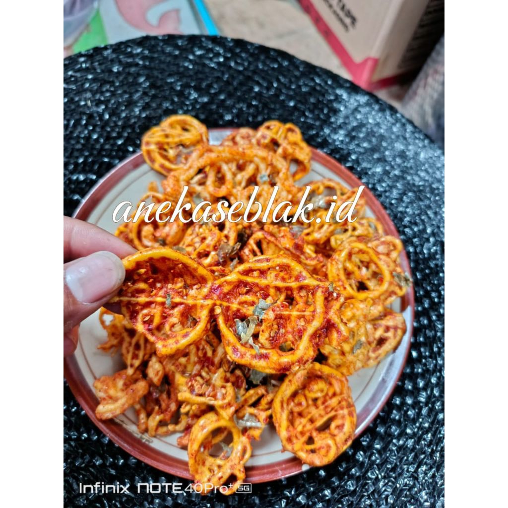 SEBLAK CRACKERS SPICY SEBRING CRACKERS WITH LIME LEAVES | Shopee Malaysia