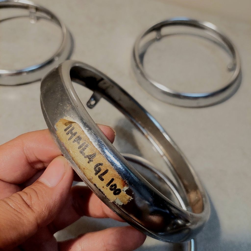 Honda Gl 100 / GL125 / CG 110 / CG 125 headlight ring (new - nos ...