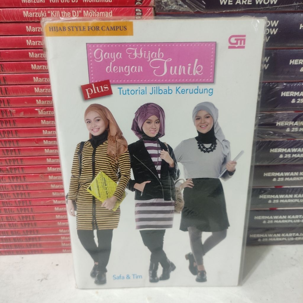 ORIGINAL BOOK: HIJAB STYLE WITH TUNIC PLUS TUTORIAL HIJAB | Shopee Malaysia