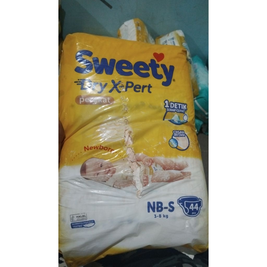 Pampers sweety bronze packaging size Nbs 44, | Shopee Malaysia