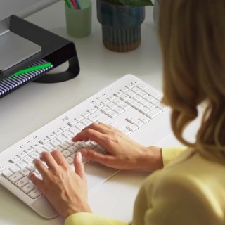 Logitech Signature K650 Comfort Full-Size Wireless Keyboard with Wrist ...