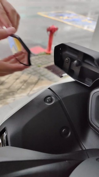 XMAX V2 Side mirror integrated, Yamaha XMAX 250 V2 side mirror | Shopee ...