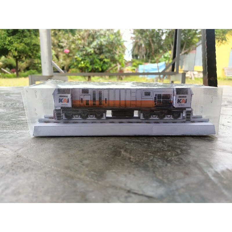 Papercraft Lokomotif Kereta Api Indonesia CC 206 13 90 (DIY) | Shopee ...