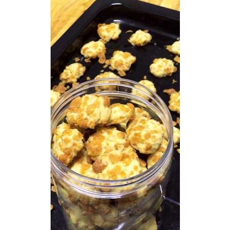 KUIH RAYA 2025 CORNFLAKES CRUNCHY PREMIUM (MUSLIM PRODUK) AVAILABLE ALL ...