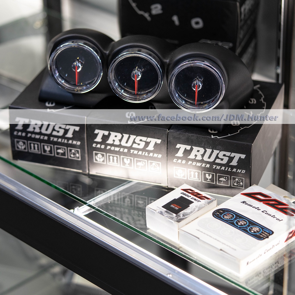 CAG Lunar *City GN CAG Lunar Gauge With Housing *Water Temp* Voltage ...