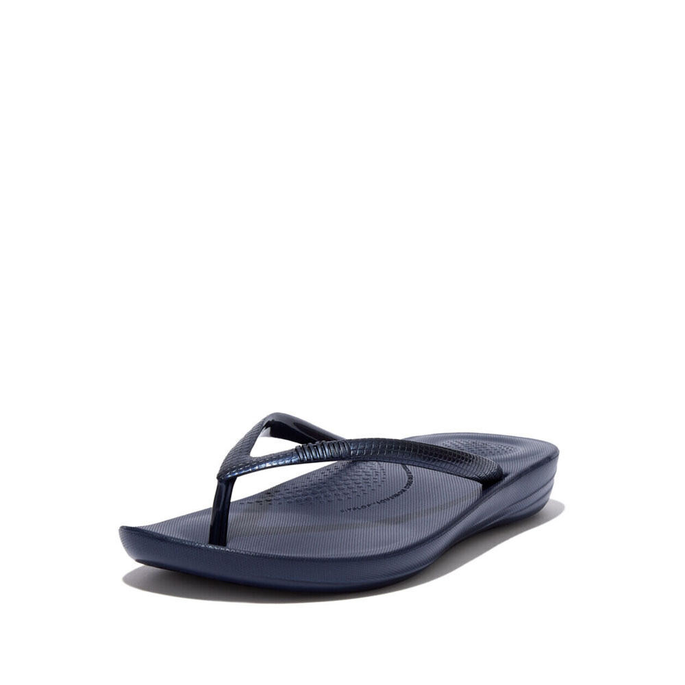 Fitflop iQUSHION Women's Ergonomic Flip-Flops - Midnight Navy E54-399 ...