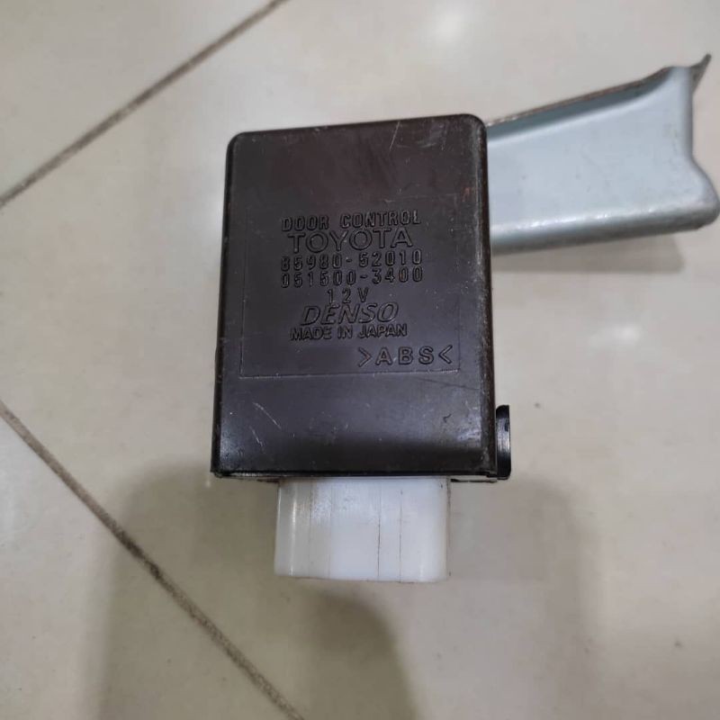 Toyota Center Lock Relay 85980-52010 (Used) | Shopee Malaysia