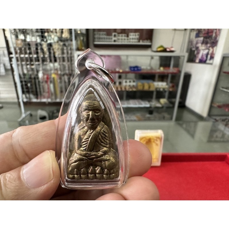 2553 龙婆托铜质 Lp Deng Wat Rai Lp Thuad Ner Thong Deang 包好防水壳 | Shopee Malaysia