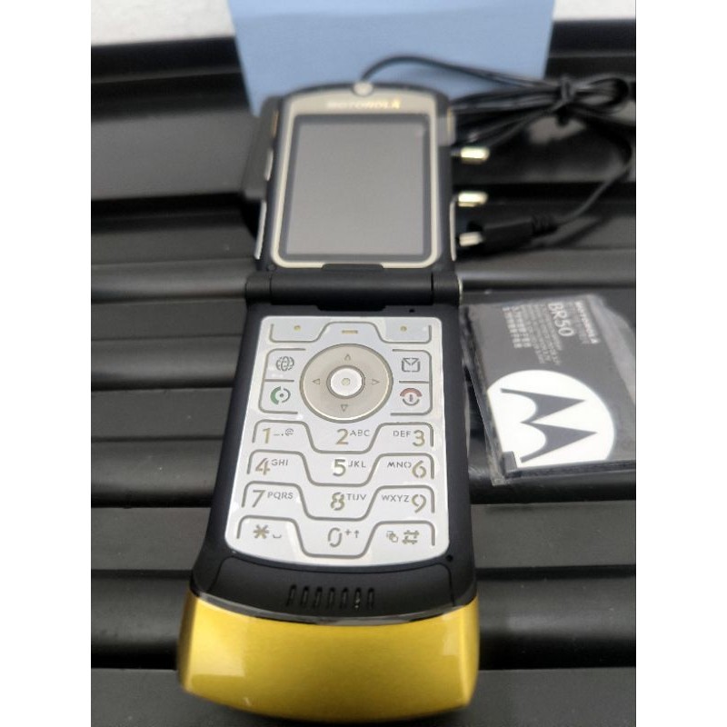 Motorola Razr V3 100% Original World Ver Flip mobile phone (Gold ...