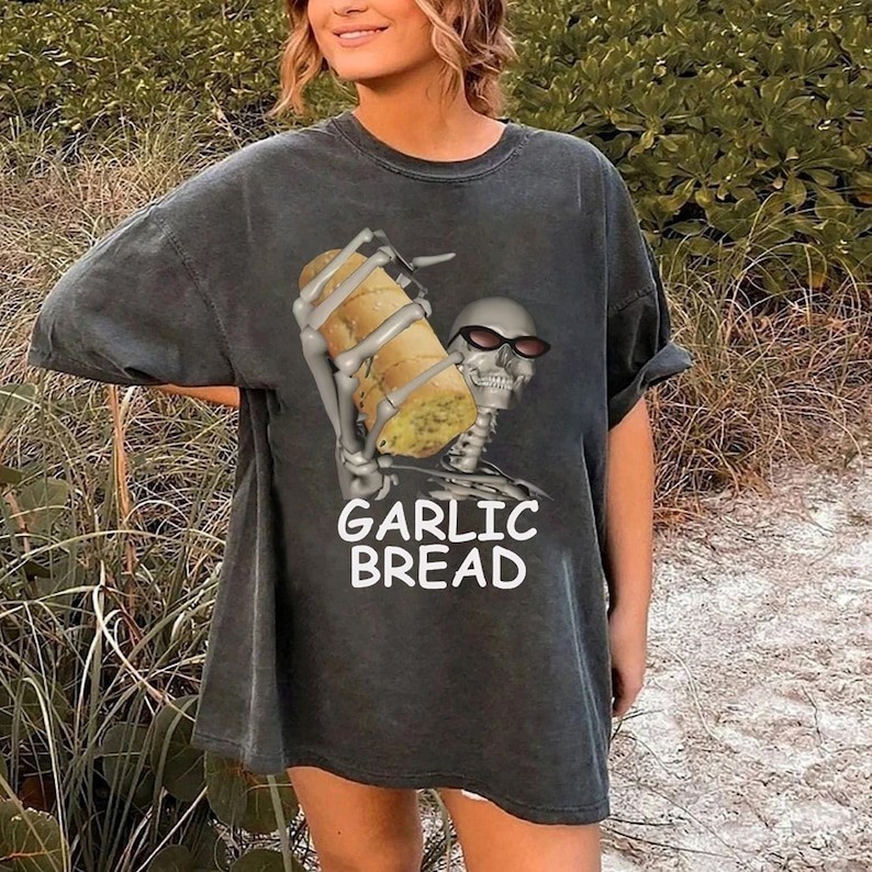 Garlic Bread Skeleton Evil Skeleton Meme Garlic Bread Meme Skeleton ...