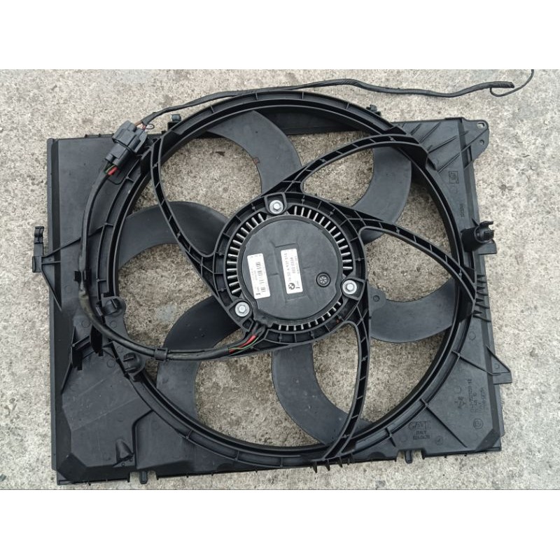 BMW E90 radiator fan with module original Germany Sabah Sarawak no ...