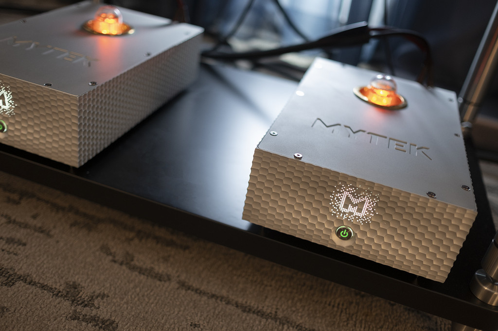 Mytek Empire Monoblocks, Ultra Linear Power Amplifier: High-End Audio ...