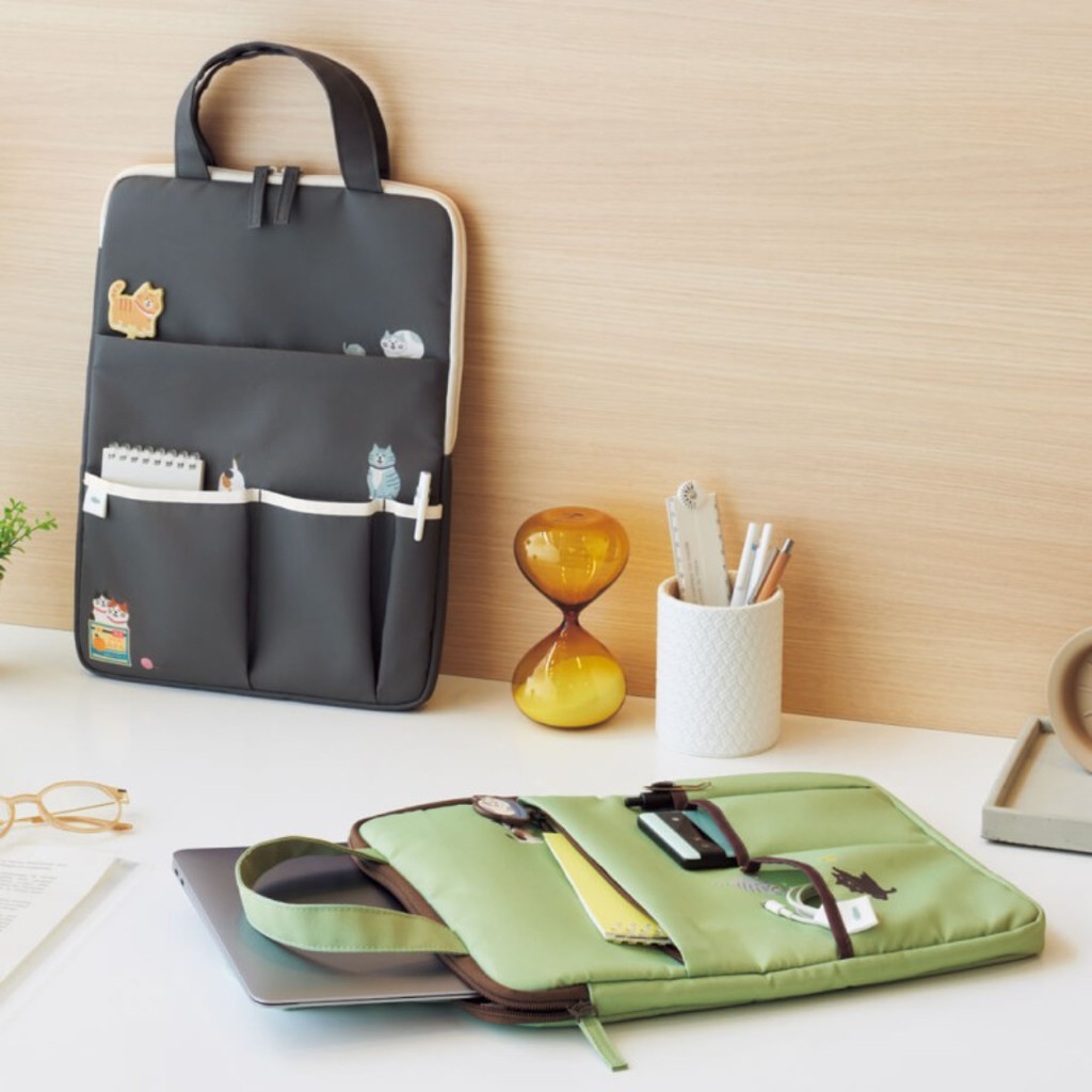 LIHIT LAB. Cat's Daily Routine Carrying Sleeve (250mm x 25mm x 340mm ...