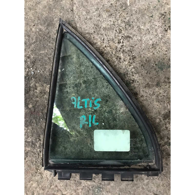 TOYOTA ALTIS OLD MODEL REAR TRIANGLE GLASS ( RLH ) | Shopee Malaysia