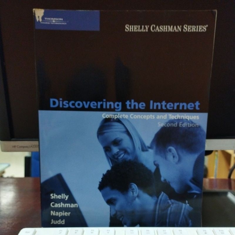 Discovering the Internet: Complete Concepts and Techniques ( defect ...