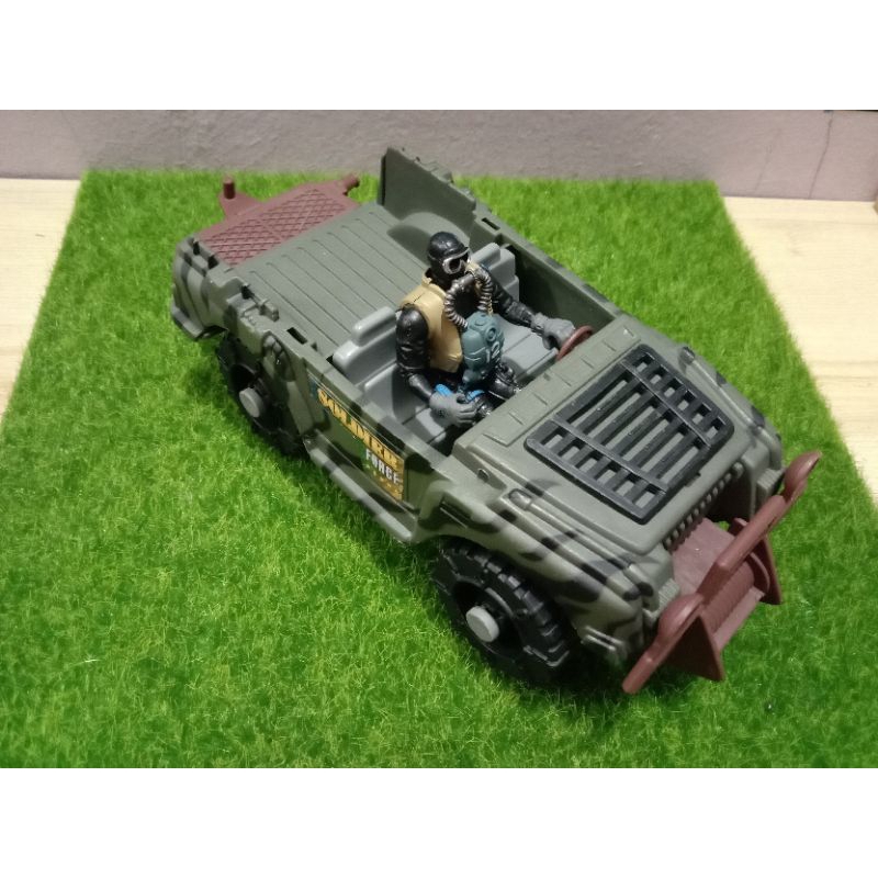 Pre-Loved Chap Mei Soldier Force Jeep Army Toy Vehicle with 3.75 Inch ...