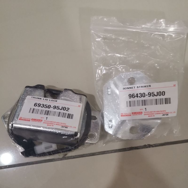ORIGINAL TOYOTA LH113 TRUNK LID BONNET INNER LOCK & REAR BONNET STRIKER ...