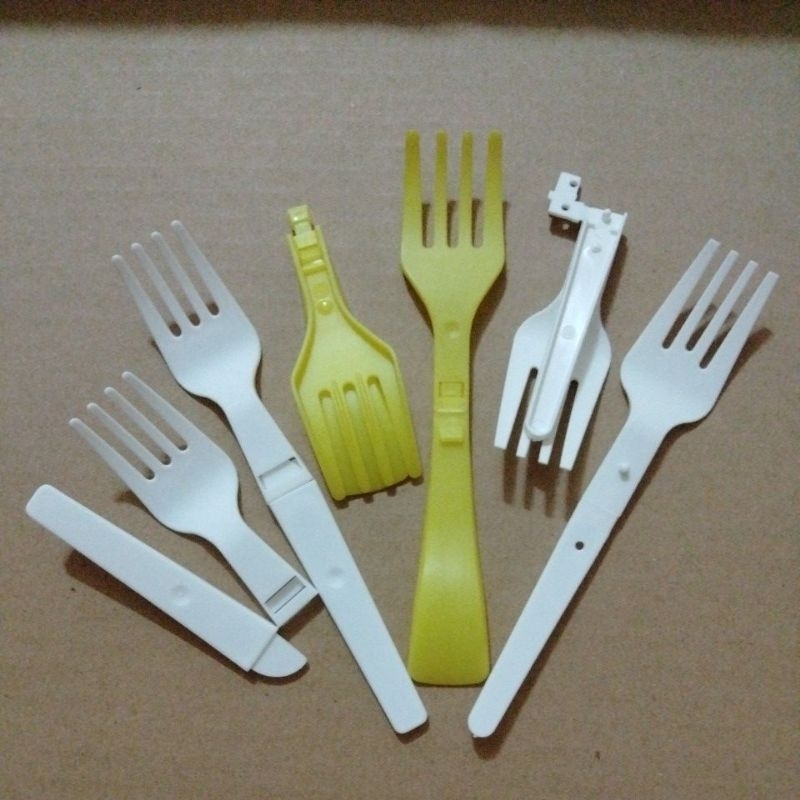 Plastic folding fork/ Maggi Mamee foldable fork/ disposable noodle fork ...