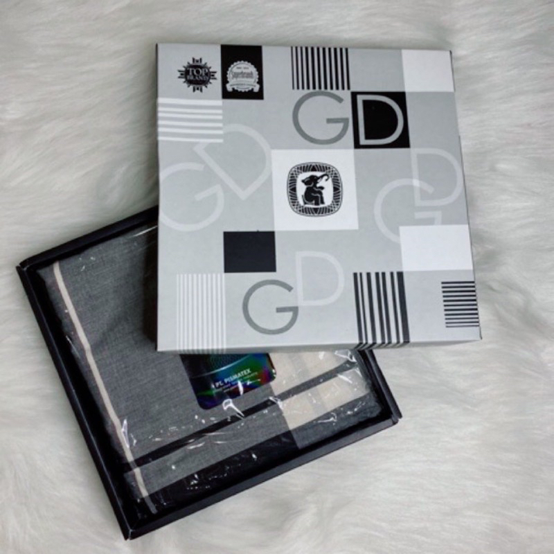 KAIN PELEKAT GAJAH DUDUK BLACK & WHITE LIMITED DESIGN | Shopee Malaysia