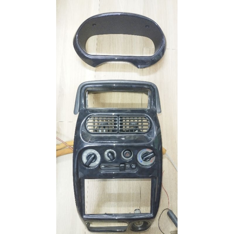**Original Black Marble & Walnut Daihatsu L9 Kenari Move RS Panel Meter ...