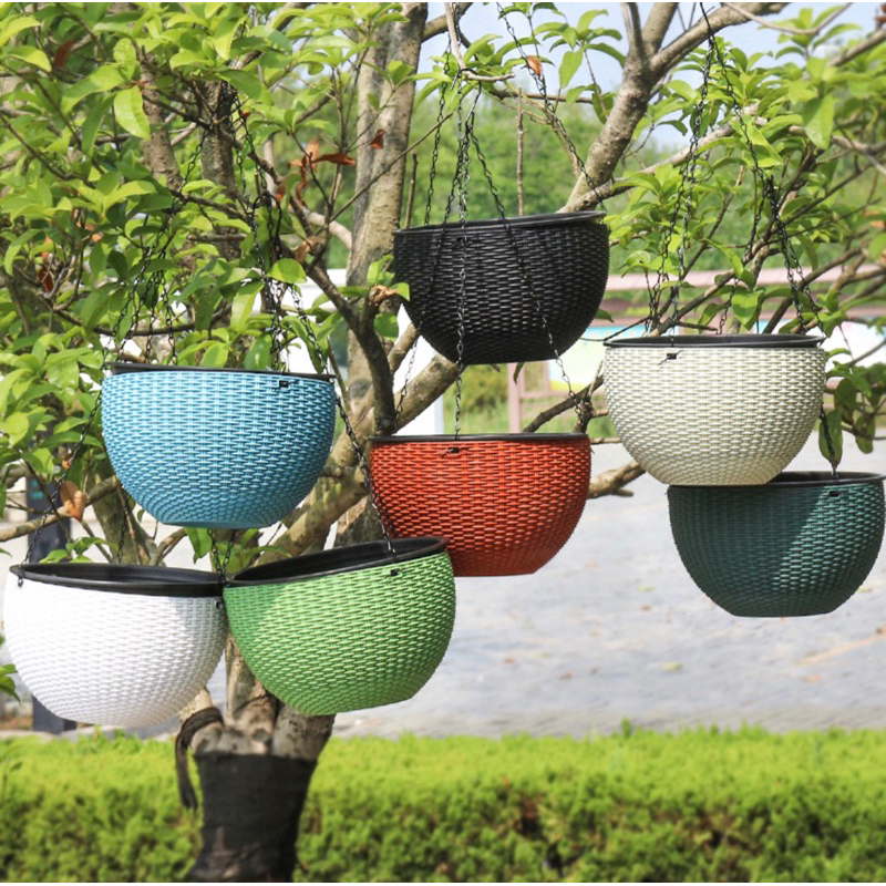 Plastic Hanging Basket Rattan Flower Pot / Self-watering Hanging Pot ...