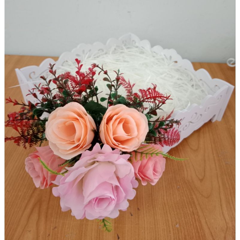 Dulang Dengan Bunga Rose Hantaran Siap Gubah | Shopee Malaysia