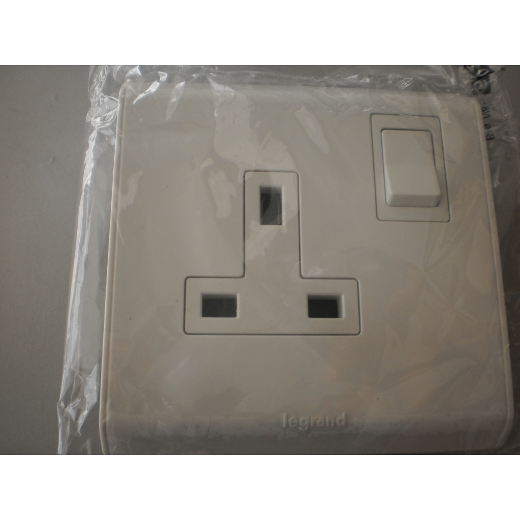 'LEGRAND' 13A 1 GANG SWITCH SOCKET C/W EXTERNAL ROCKER | Shopee Malaysia