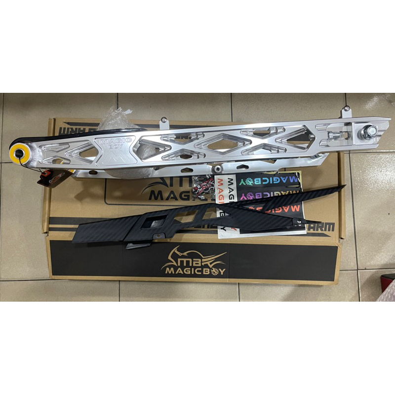MAGIC BOY MB2 LC135 FI V8 ALLOY CNC SWING ARM SILVER -FOC CHAIN CASE ...