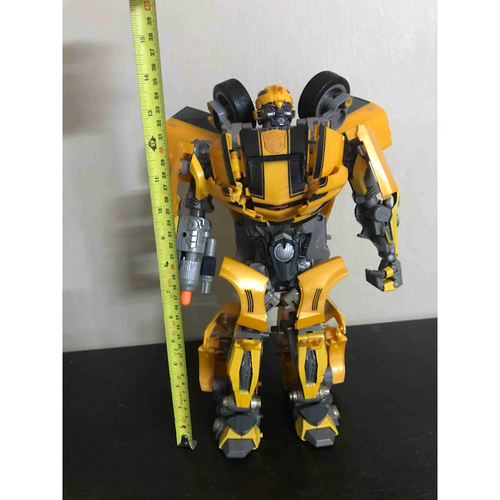 USED Hasbro Transformers Ultimate Bumblebee 30inch in height | Shopee ...