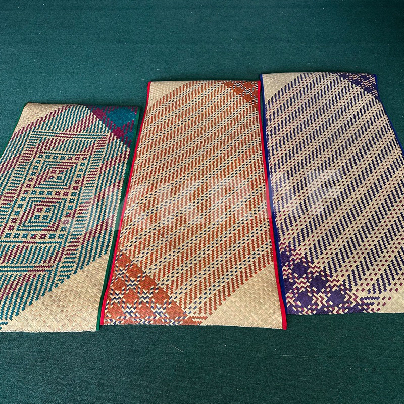 Tikar Sembahyang / Tikar Sembahyang Mengkuang / Tikar Murah / Tikar ...