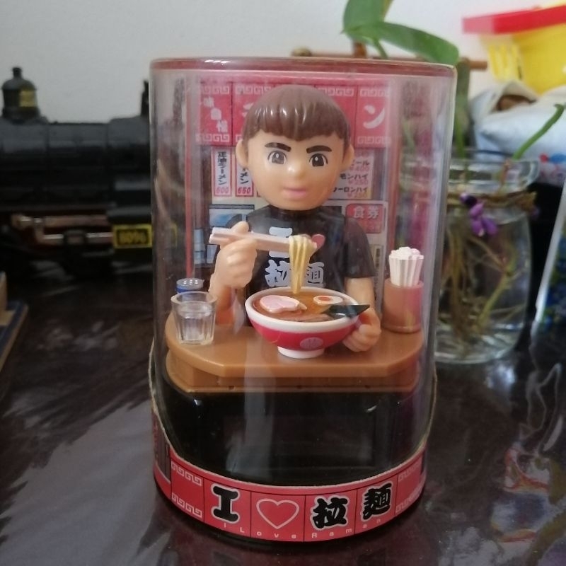 (New Old Stock) Solar Eating Ramen Man Figure | Shopee Malaysia