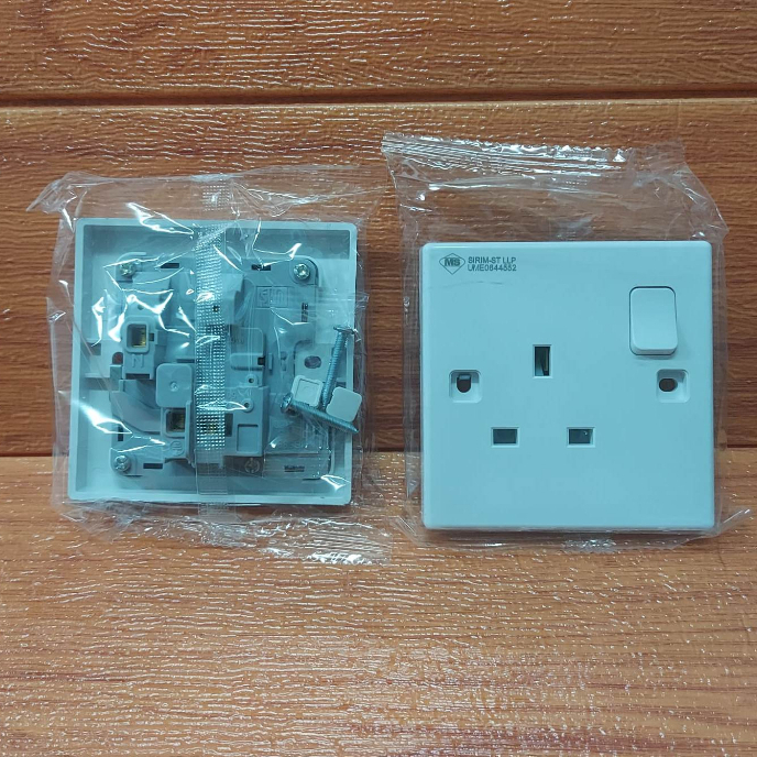 BIG 1 PCS PLUG SOCKET 13A UMS 3PIN (SAFETY SIRIM PRODUCT) | Shopee Malaysia