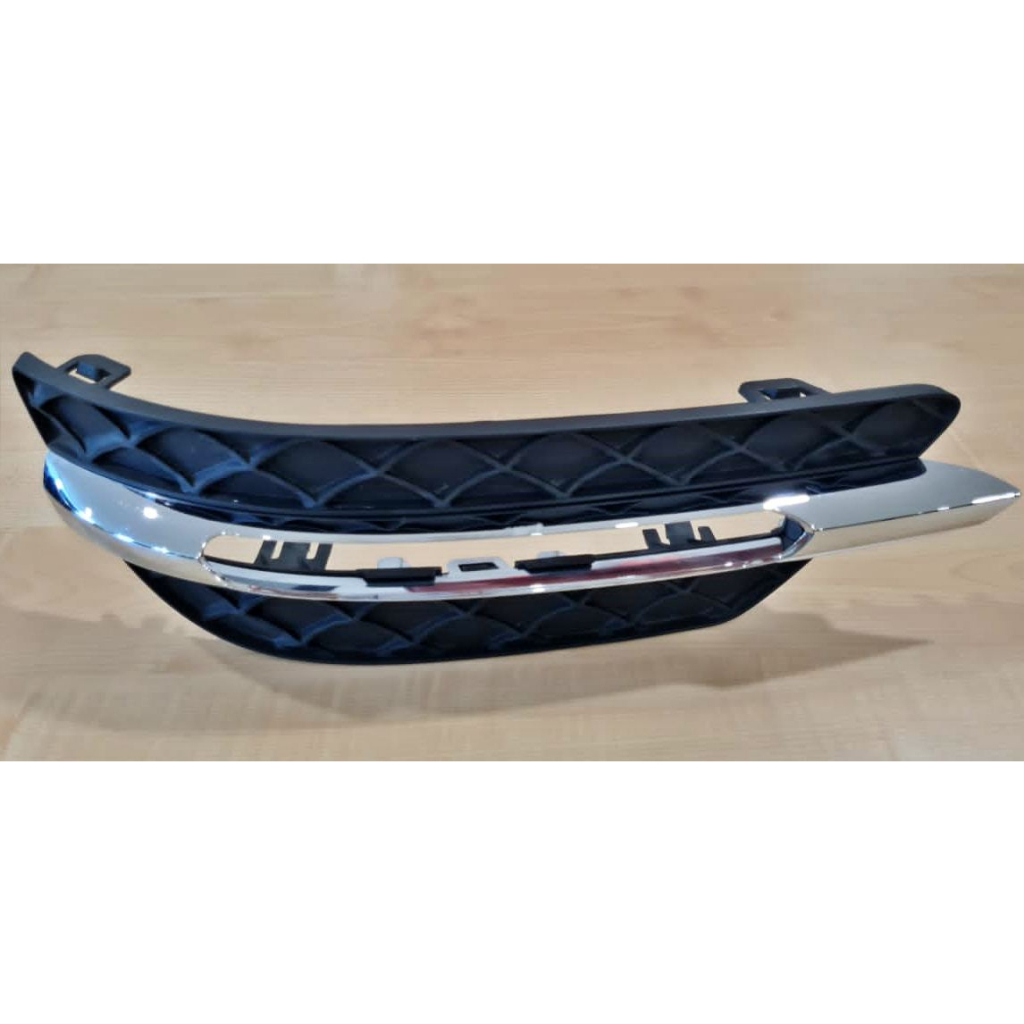 MERCEDES-BENZ C-CLASS W204 Front Bumper Left Grille A2048803224 ...