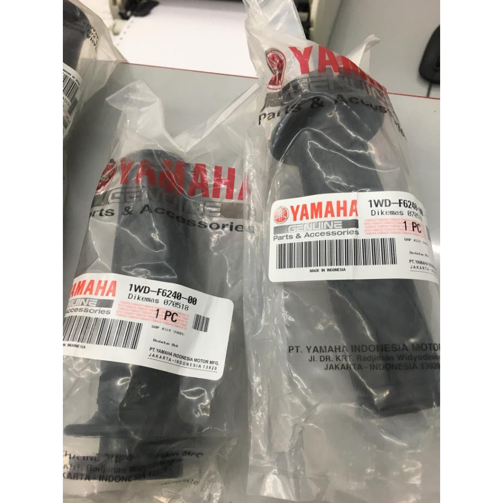 Yamaha R25 Handle Grip Assy R25 Grip Left Right Grip 100% Original ...